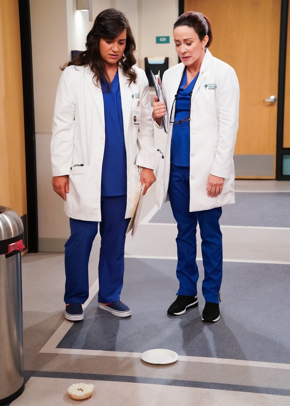 Carol's Second Act - Sick and Retired (E08) (2019) | ČSFD.cz