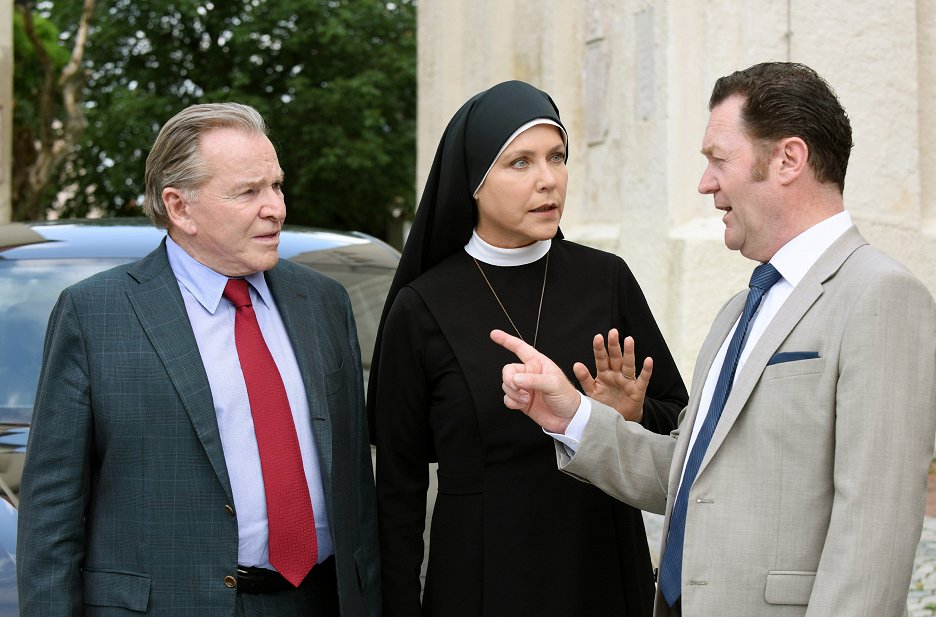 Um Himmels Willen - Zeichen der Zeit (S18E07) (2019) | ČSFD.cz