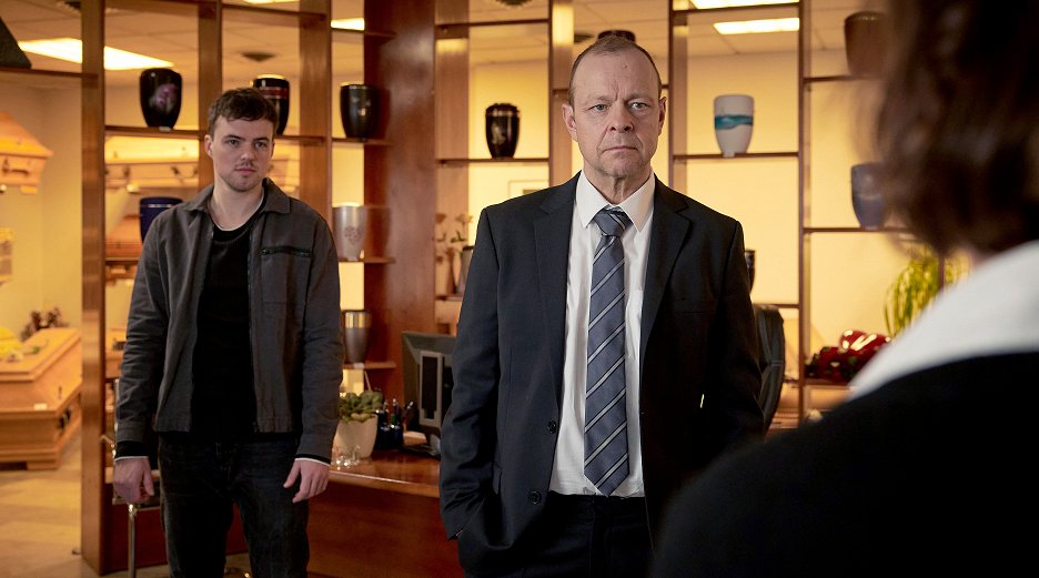 Die Heiland: Wir sind Anwalt - Das Testament (S04E05) (2023) | ČSFD.cz