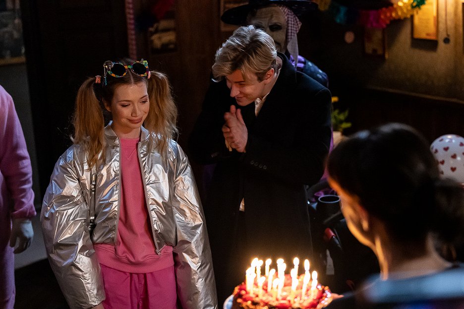 Jedna rodina - Hejty (S02E04) (2023) | ČSFD.cz