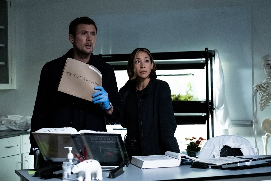 Hudson a Rex - The Date Escape (S05E07) (2022) | ČSFD.cz