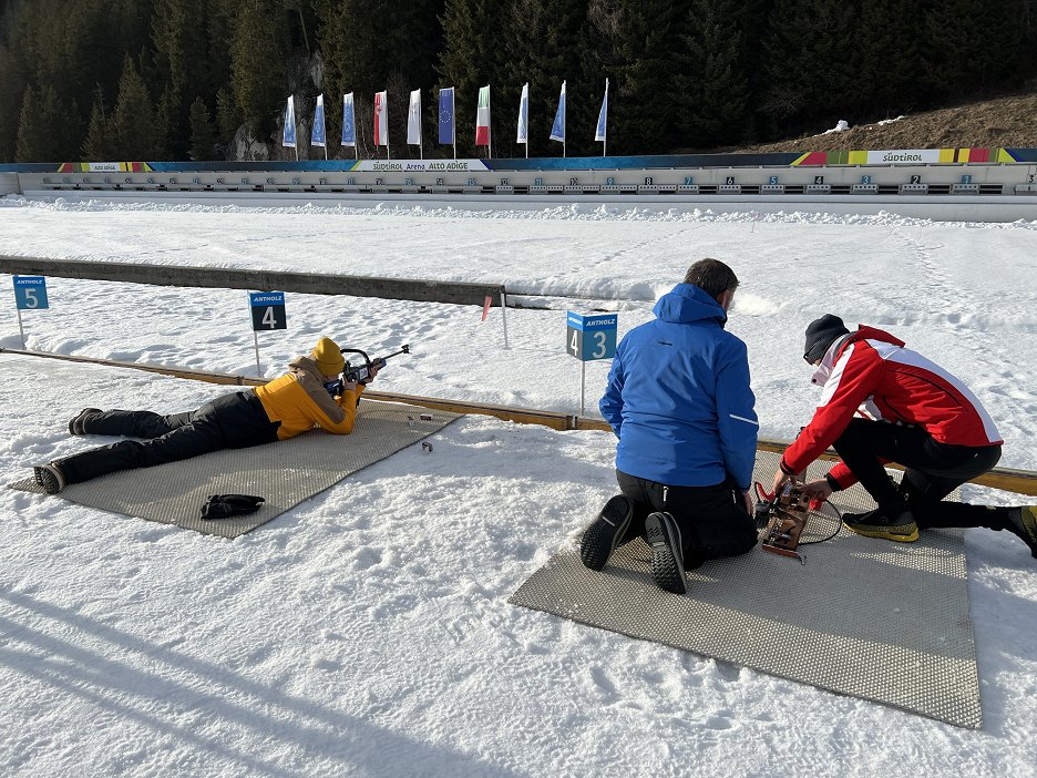 Manu a Matěj na horách - Po stopách ledových mužů (E02) (2023) | ČSFD.cz