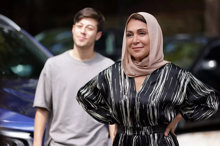 Hudutsuz Sevda - Episode 1 (S01E01) (2023) | ČSFD.cz