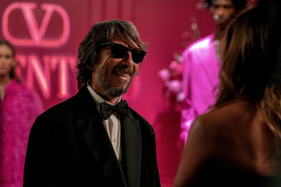 The Morning Show - Přísná kontrola (S03E07) (2023) | ČSFD.cz