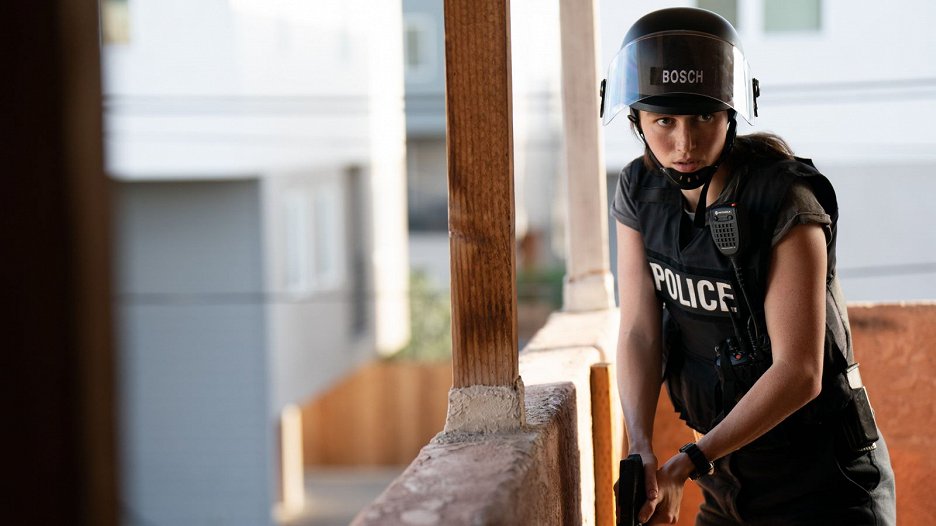 Bosch: Odkaz - Vin Scully mi chybí (S02E07) (2023) | ČSFD.cz