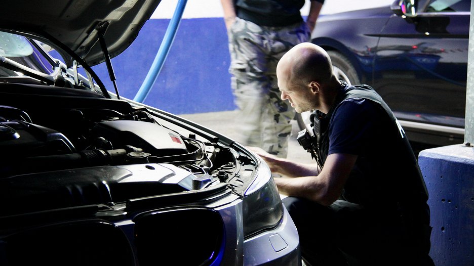 Speed Cops - Poser und Raser im Visier (2023) | ČSFD.cz