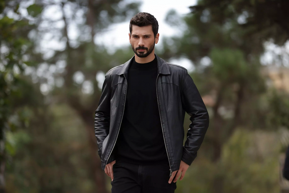 Hudutsuz Sevda - Episode 8 (E08) (2023) | ČSFD.cz