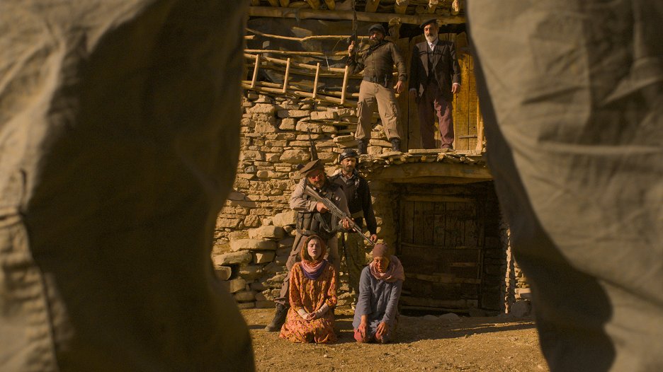 Extractors - Bouře (S01E04) (2023) | ČSFD.cz