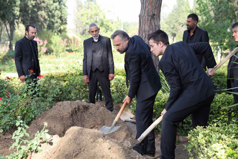 Eşkiya Dünyaya Hükümdar Olmaz - Episode 2 (S03E02) (2017) | ČSFD.cz