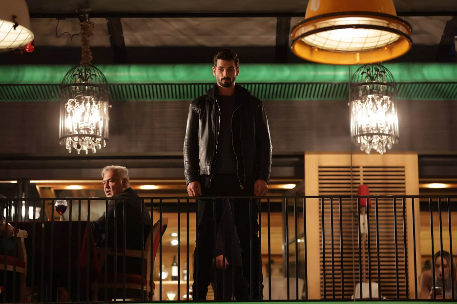 Hudutsuz Sevda - Episode 9 (S01E09) (2023) | ČSFD.cz