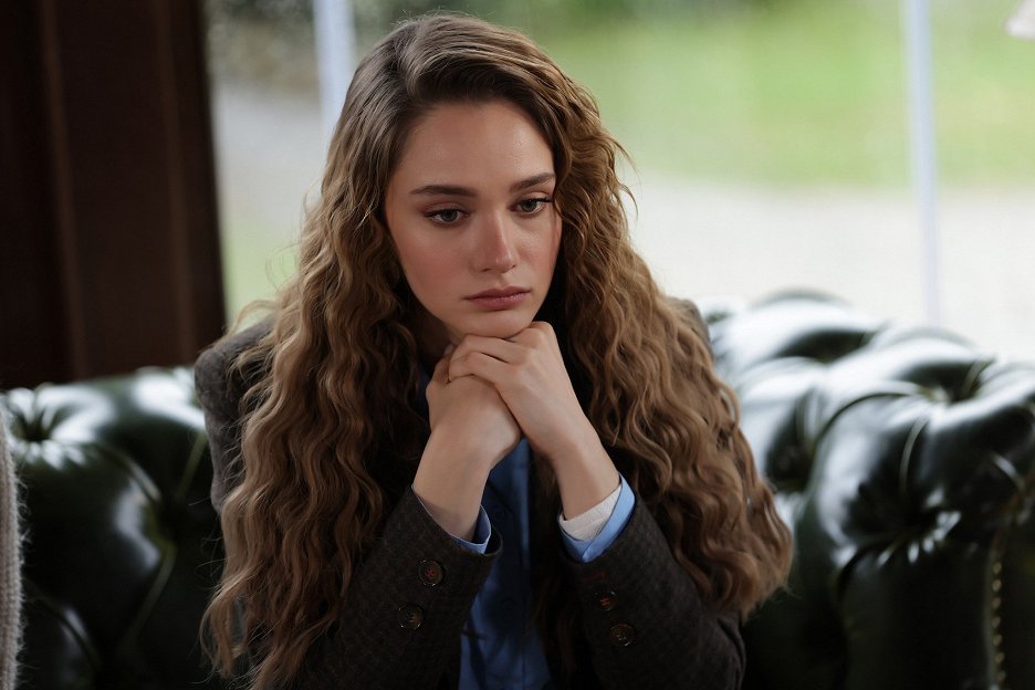 Hudutsuz Sevda - Episode 13 (E13) (2023) | ČSFD.cz