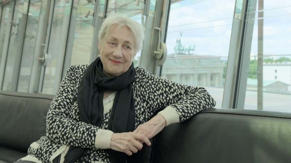 Helke Sander: Aufräumen (2023) | ČSFD.cz