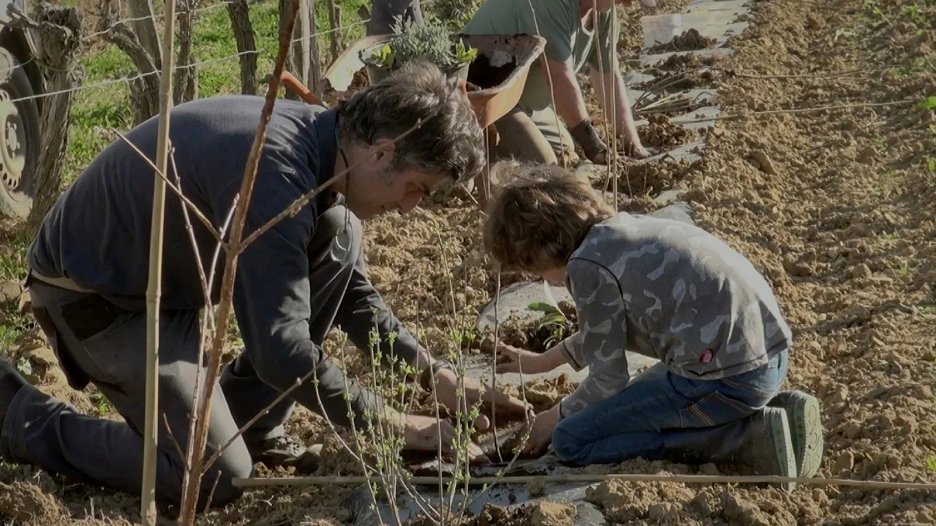 Prendre soin de la Terre (2023) | ČSFD.cz