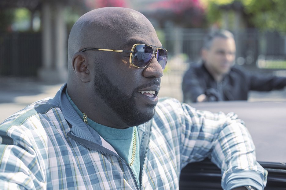 Bookmaker - Pozor na rodinné klenoty (S01E05) (2023) | ČSFD.cz