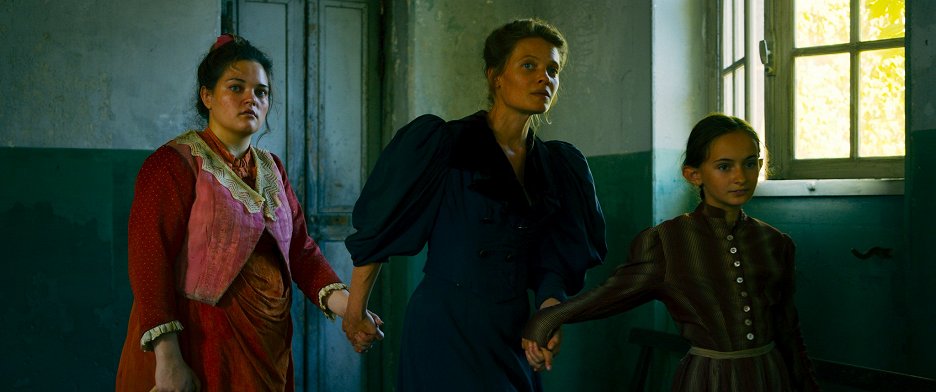 Captives (2023) | ČSFD.cz