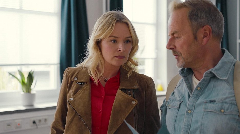 Das Küstenrevier - Nach Hause, nach Hause (E06) (2024) | ČSFD.cz