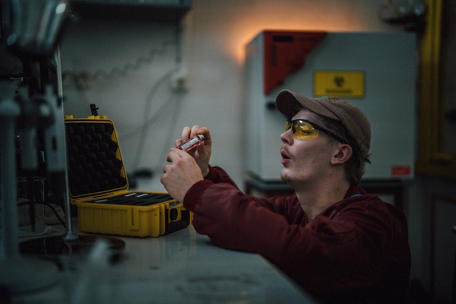 Adikts - Adiktologové (E01) (2024) | ČSFD.cz