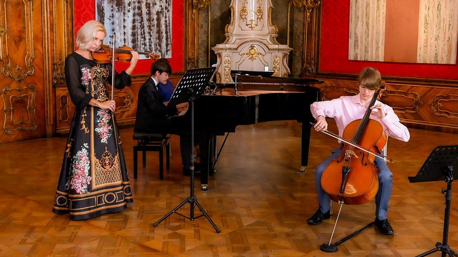 Stars & Talente - Von und mit Leona König (2020) | ČSFD.cz