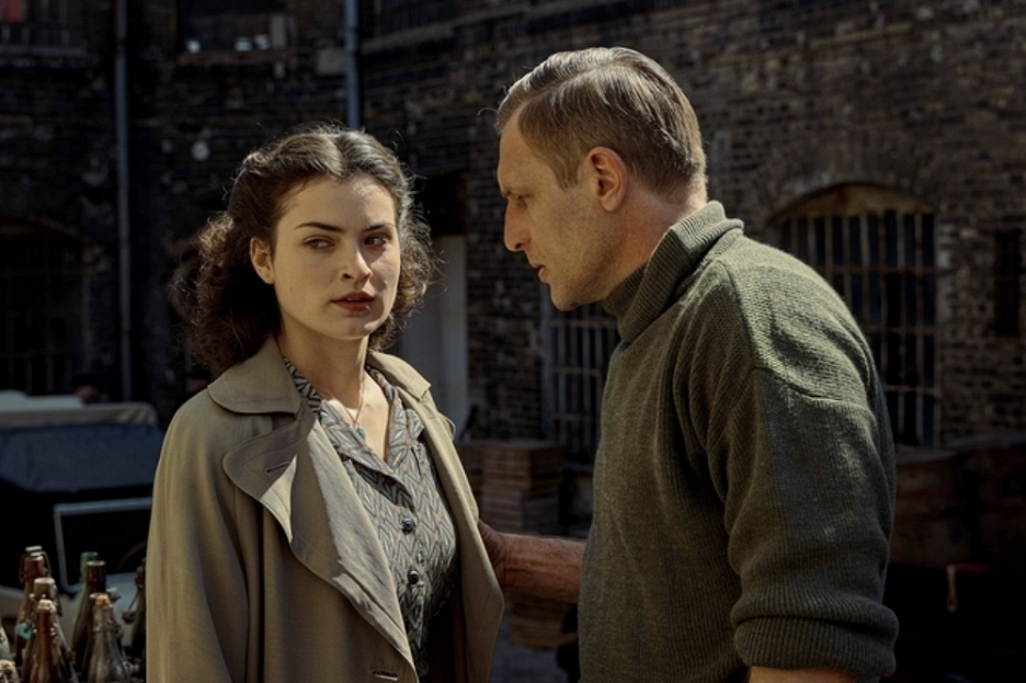 Zatoka szpiegów - Episode 6 (E06) (2023) | ČSFD.cz