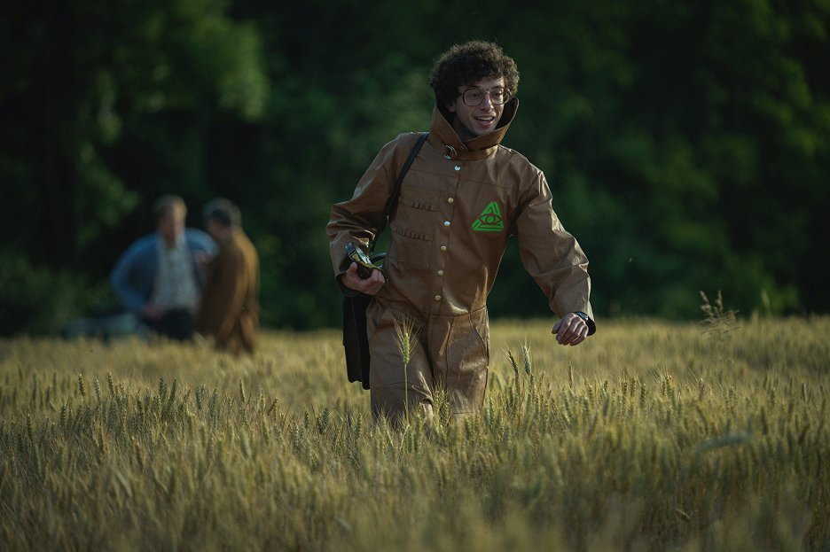 To se vysvětlí, soudruzi! - Ostře sledované UFO (E01) (2024) | Galerie ...