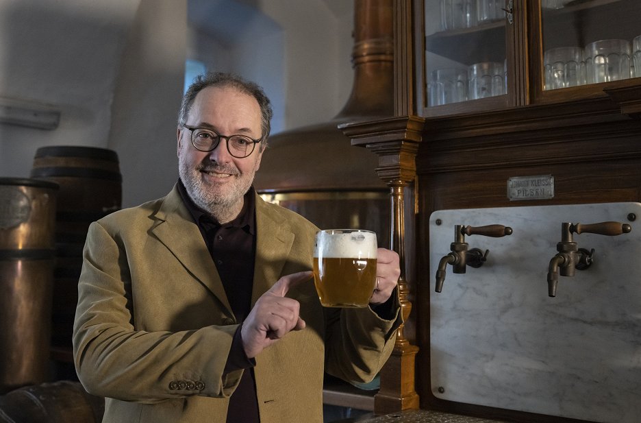 Příběhy starých hospod - Praha (S02E08) (2024) | ČSFD.cz