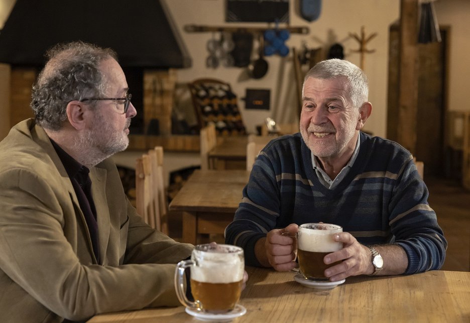 Příběhy starých hospod - Praha (S02E08) (2024) | ČSFD.cz