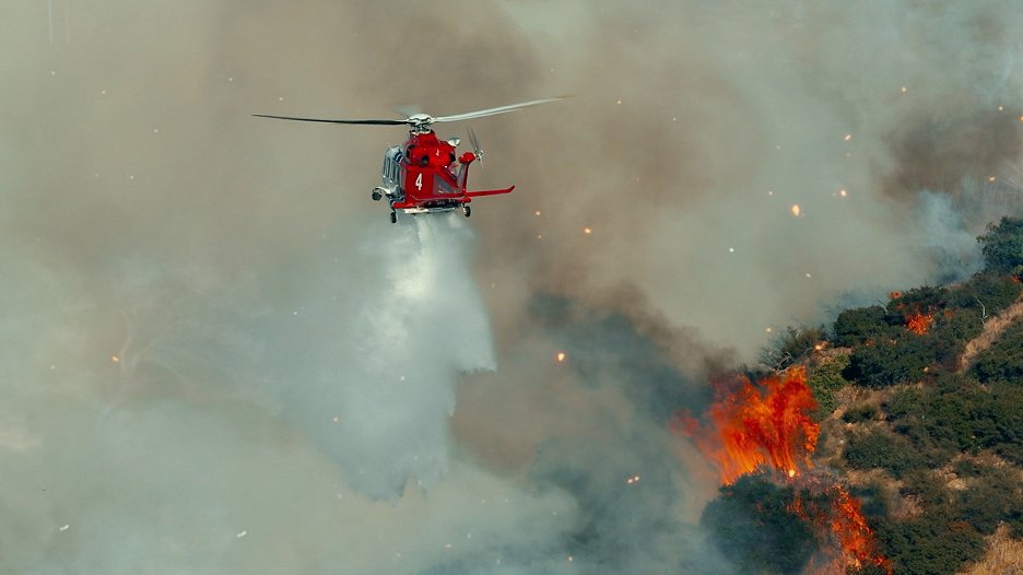 V plamenech (2023) | ČSFD.cz