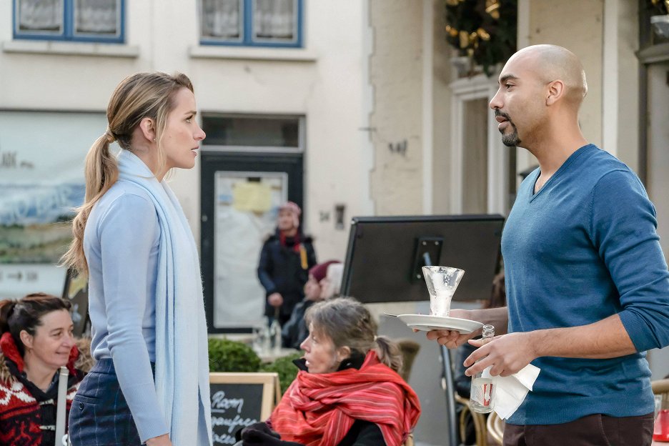 Love Blossoms (2017) | ČSFD.cz