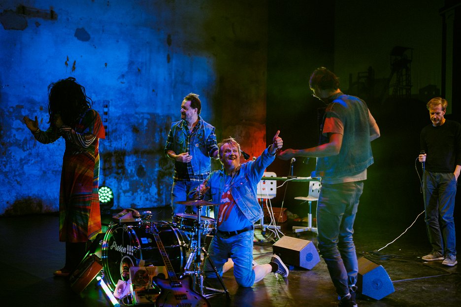 Proton!!! (2016) | ČSFD.cz