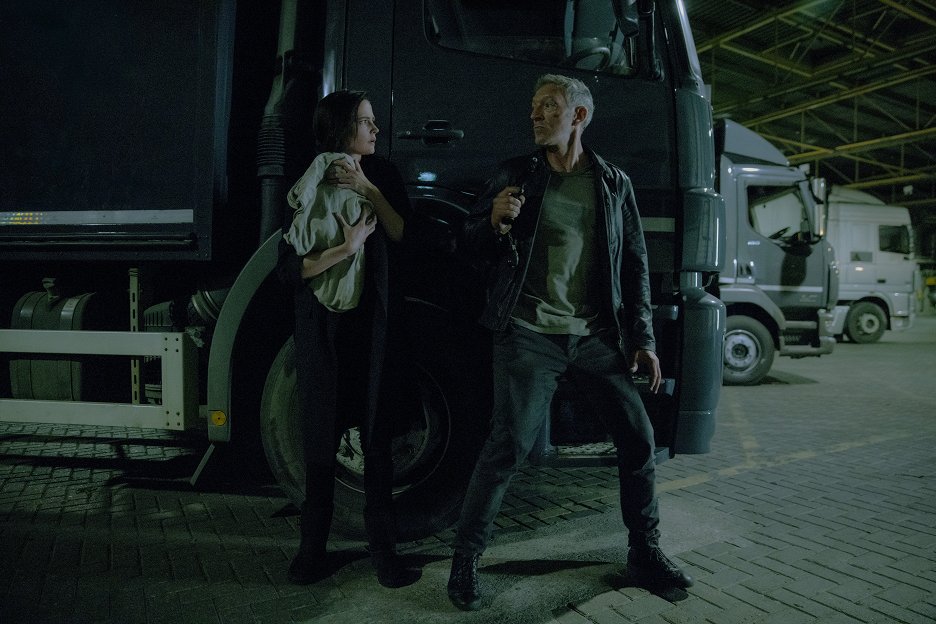 Spojka - Oko za oko (E06) (2023) | ČSFD.cz