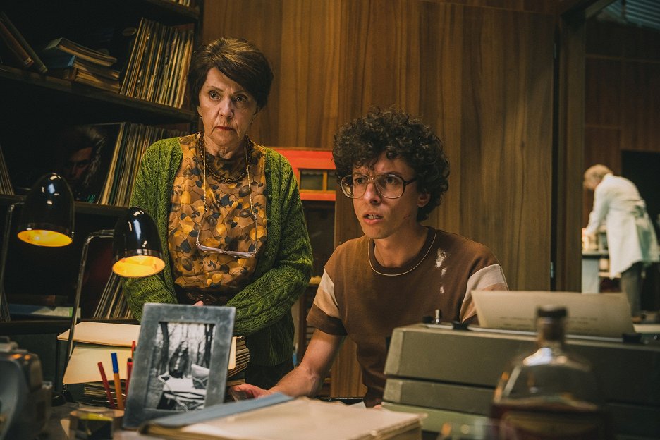 To se vysvětlí, soudruzi! - Hoří, má babičko (E04) (2024) | ČSFD.cz