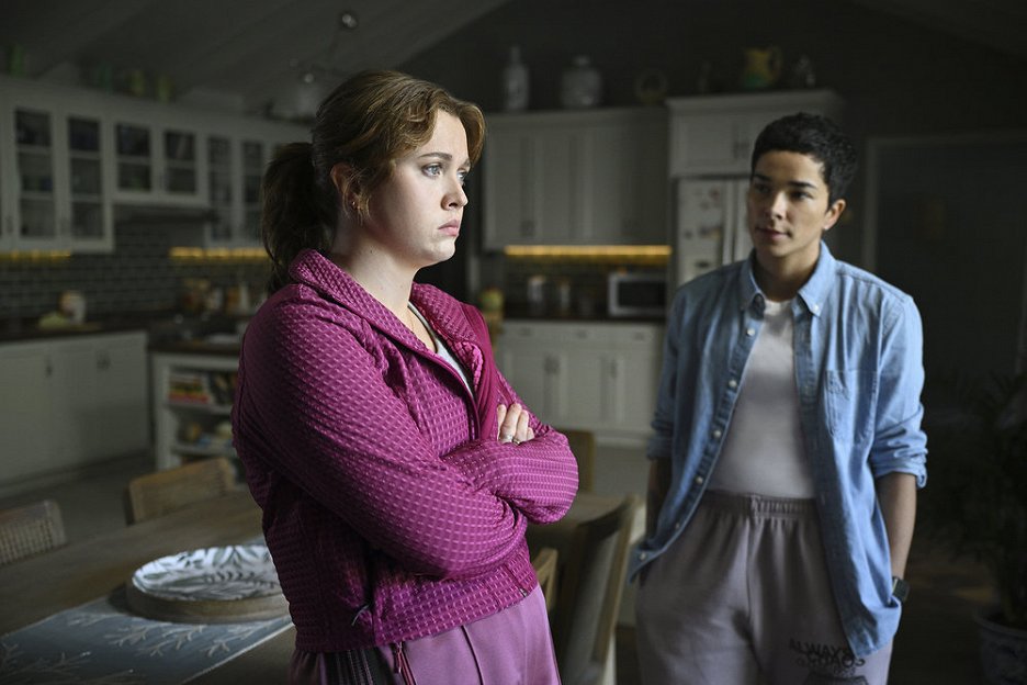 Jablka ze stromu nepadají - Brooke (E04) (2024) | ČSFD.cz