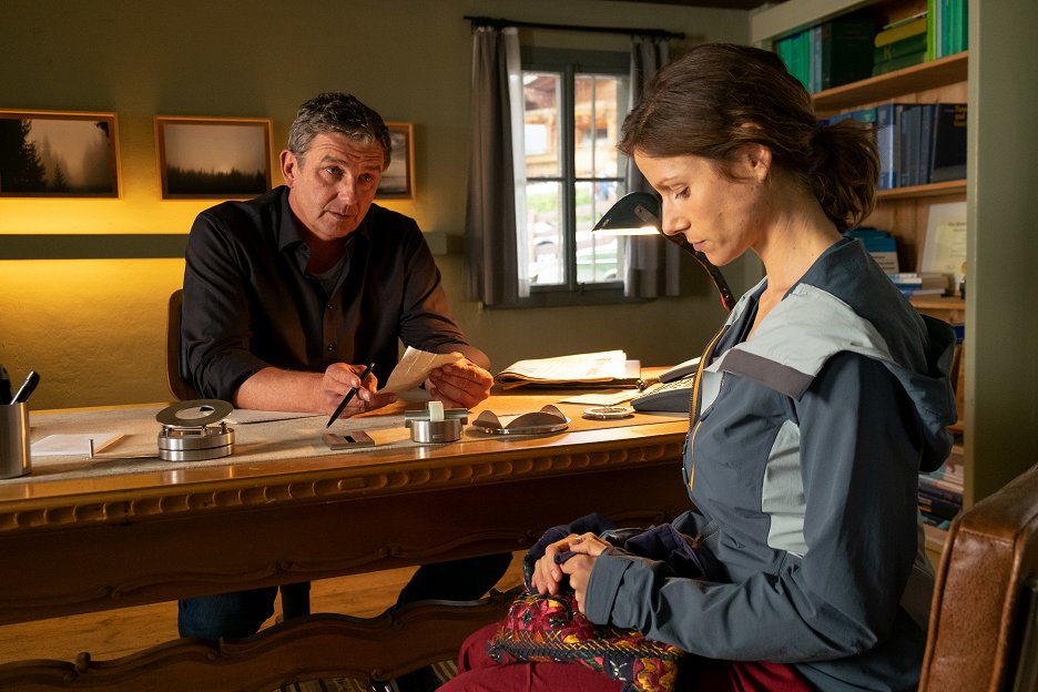 Doktor z hor: Nové příběhy - Extrémy - 1. část (S15E09) (2022) | ČSFD.cz