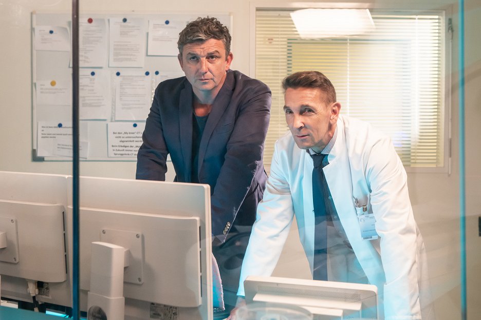 Doktor z hor: Nové příběhy - Ein ganzes Leben – Teil 1 (S12E11) (2019) | ČSFD.cz