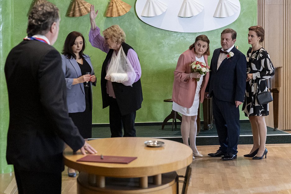 Jedna rodina - Slovenská strela (S03E34) (2024) | ČSFD.cz