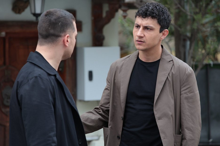 Gaddar - Episode 14 (E14) (2024) | ČSFD.cz