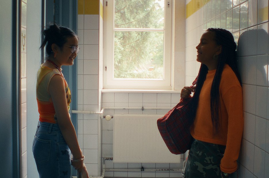 ECHT friends - Kopf hoch (E06) (2024) | ČSFD.cz