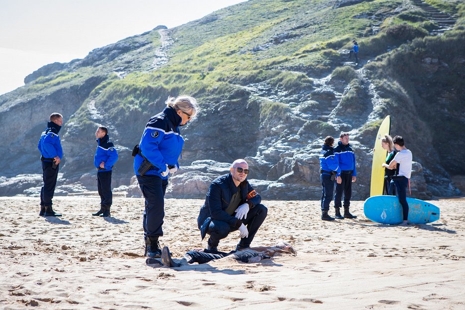 Meurtres à... - Meurtres à Belle-Île (S07E03) (2019) | Cinematheque ...
