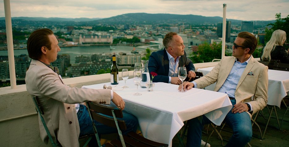 Exit - Familien først (S03E03) (2023) | ČSFD.cz