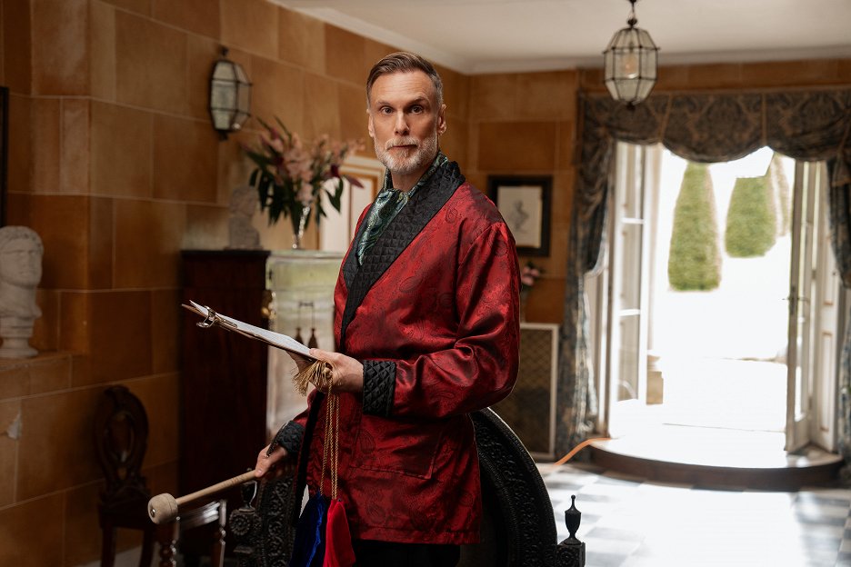 Trying - Vražda v sídle Slaughterbridge (S04E03) (2024) | ČSFD.cz