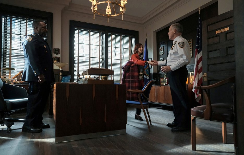 Elsbeth - Šok v reality šou (S01E03) (2024) | Tvorcovia | ČSFD.sk