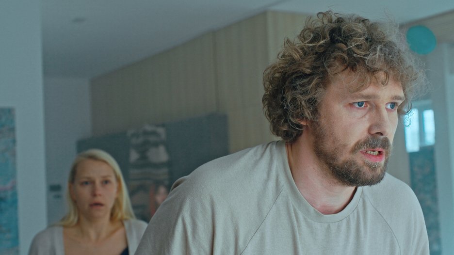 První dny - Rodina (E01) (2023) | ČSFD.cz