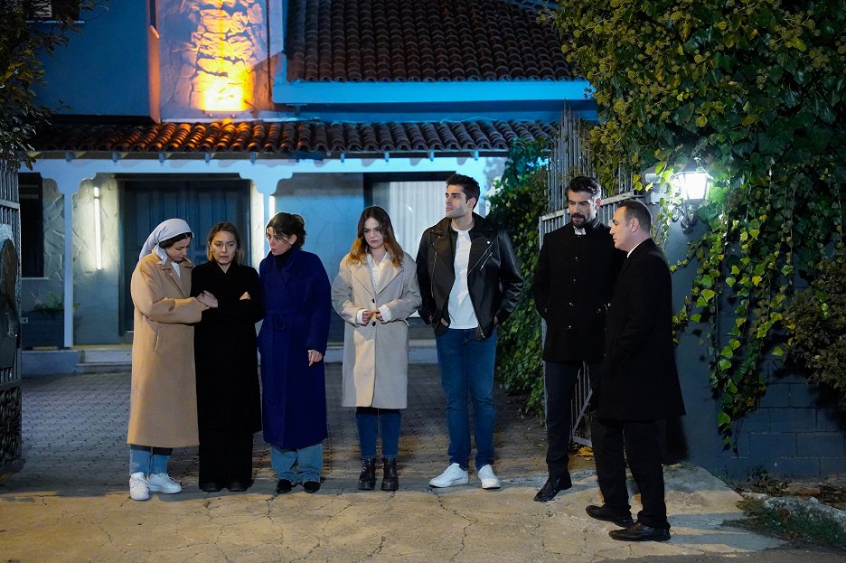 Kirli Sepeti - Episode 8 (S02E08) (2024) | ČSFD.cz