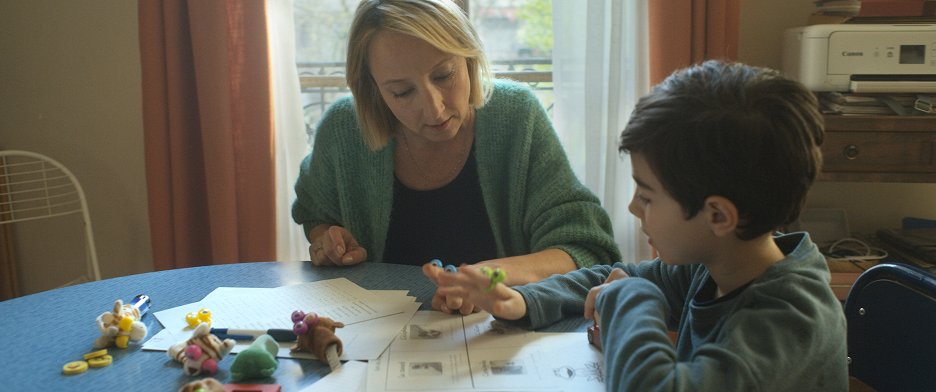 En tongs au pied de l'Himalaya (2024) | Galerie - Z filmu | ČSFD.cz