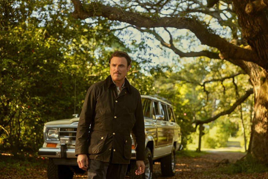 Outer Banks - Městská rada (S04E06) (2024) | ČSFD.cz