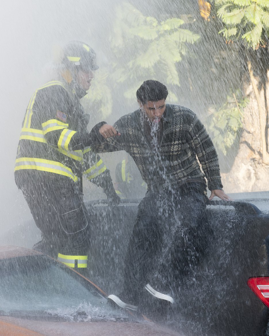 Záchranáři L. A. - Wannabes (S08E08) (2024) | ČSFD.cz