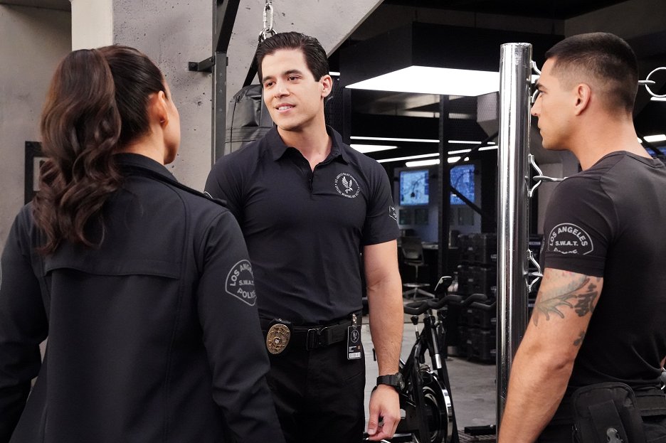 S.W.A.T. - Human Interest (S08E05) (2024) | ČSFD.cz