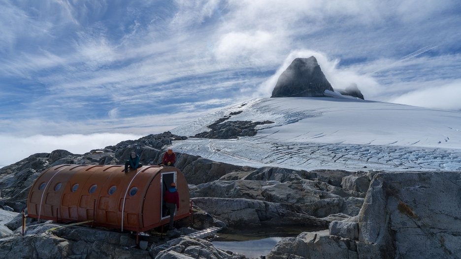 Patagonia: Life at the Edge of the World - Mountains (E03) (2022) | ČSFD.cz