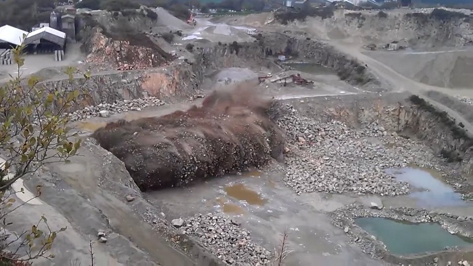 The King, the Prince & Their Secret Millions (2024) | ČSFD.cz