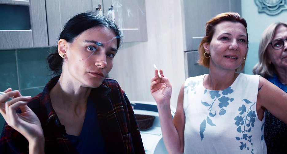 Confidente (2025) | Galerie - Z filmu | ČSFD.cz